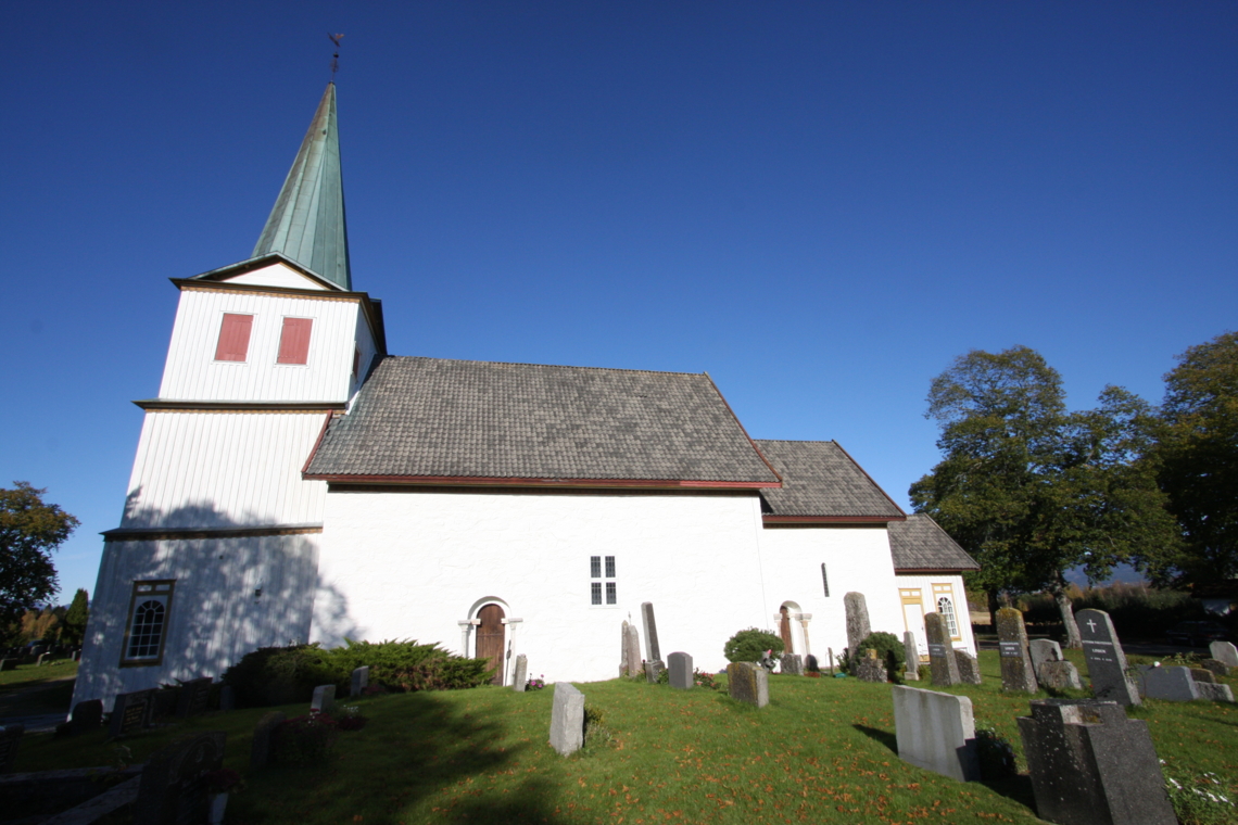 Nes middelalderkirke i Midt-Telemark - Telemark fylkeskommune